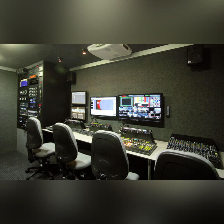 Modular Trucks - Accelerated Media Technologies